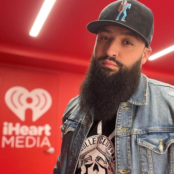 Josh Martinez | Free Internet Radio | TuneIn