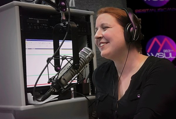 The Mid-Day Mix With Jenn | Free Internet Radio | TuneIn