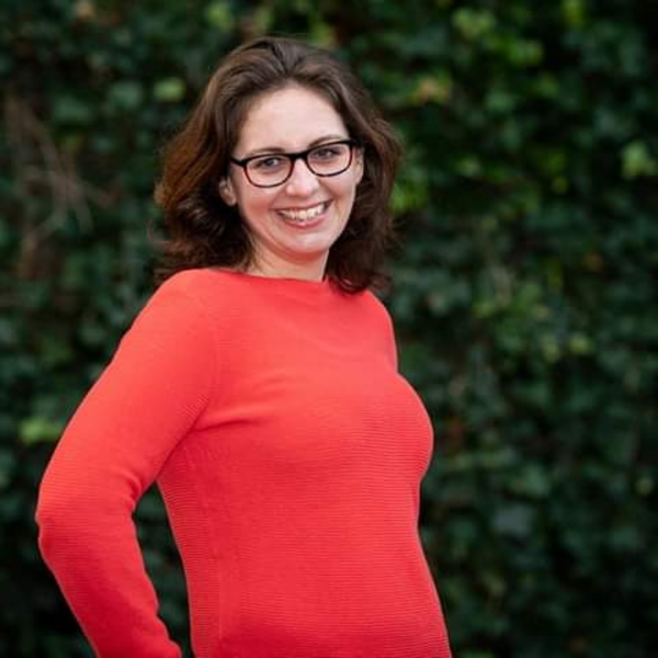 Josefien de Vos | Listen to Podcasts On Demand Free | TuneIn